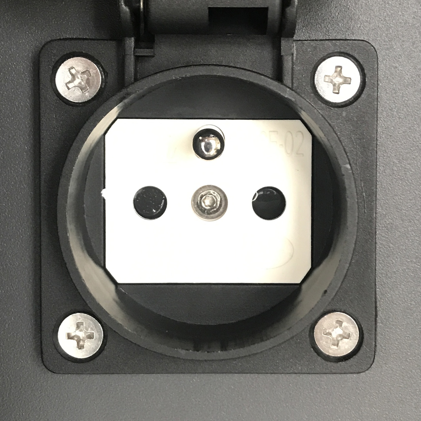 Lucide POWERPOINT - Outdoor socket column - Sockets with pin earth ...